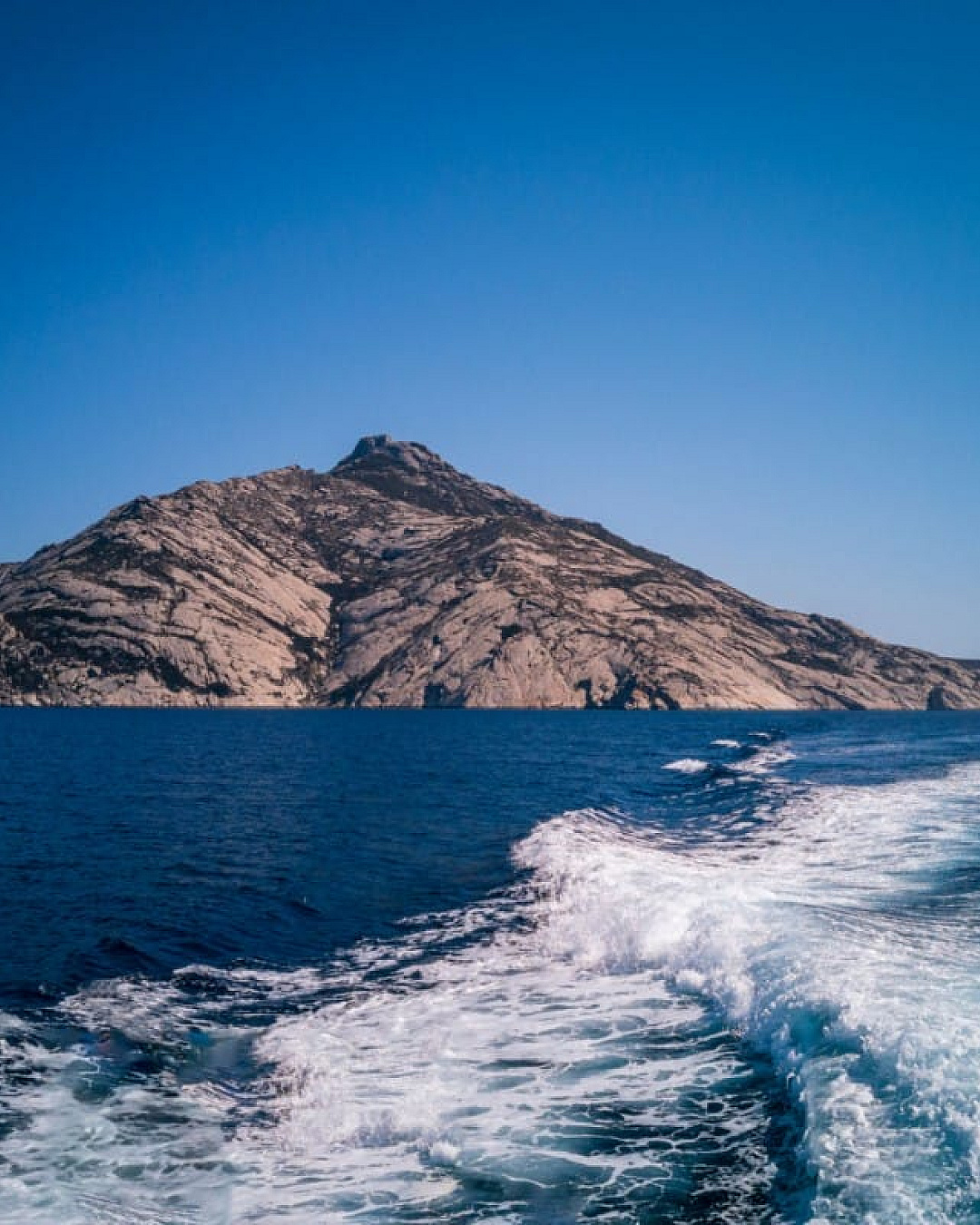 È l'isola del Conte più famoso al mondo e il suo accesso esclusivo la ...