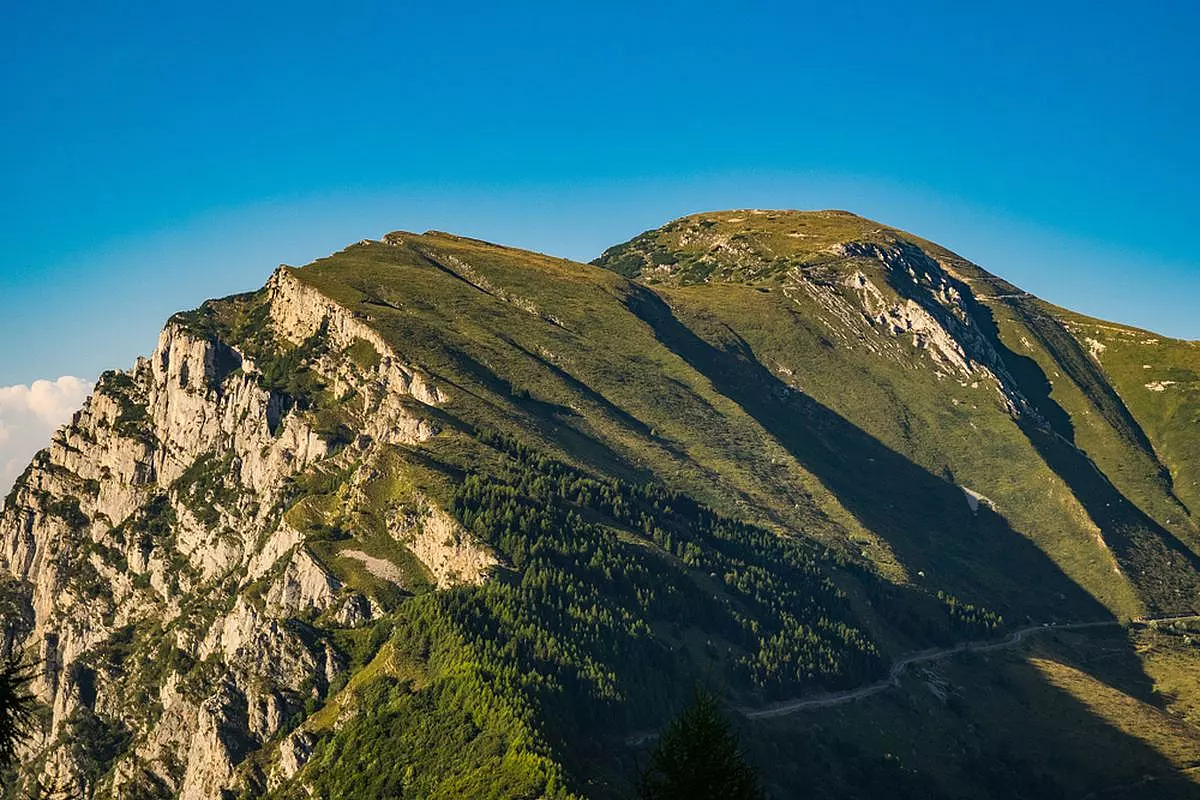Se cerchi uno dei panorami più belli di Lago di Garda, prova a ...