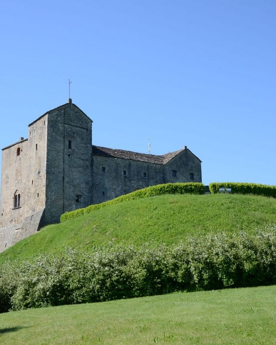 Da un castello incredibile ad un paese interamente costruito in pietra ...