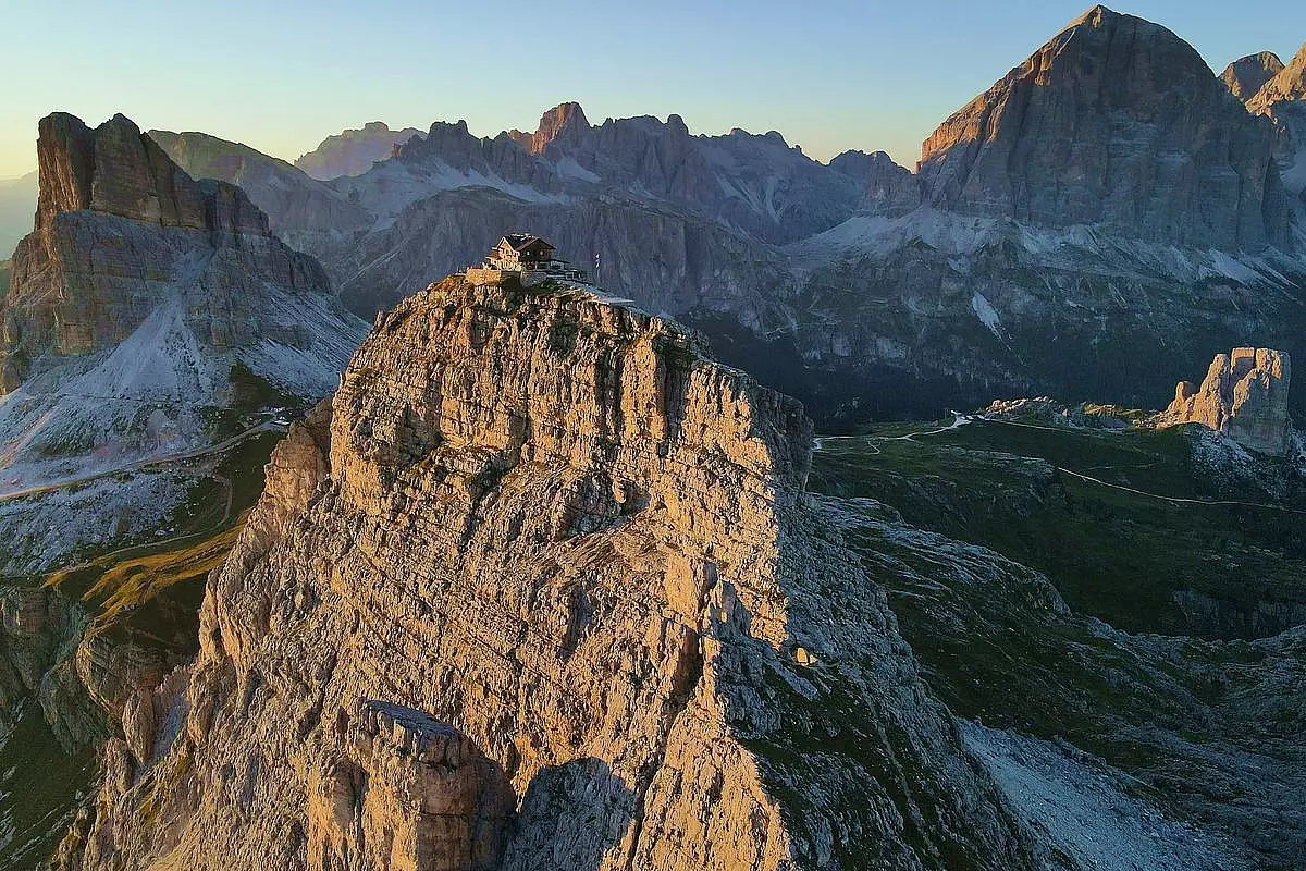 Dal bosco alla montagna in uno dei percorsi più panoramici delle ...