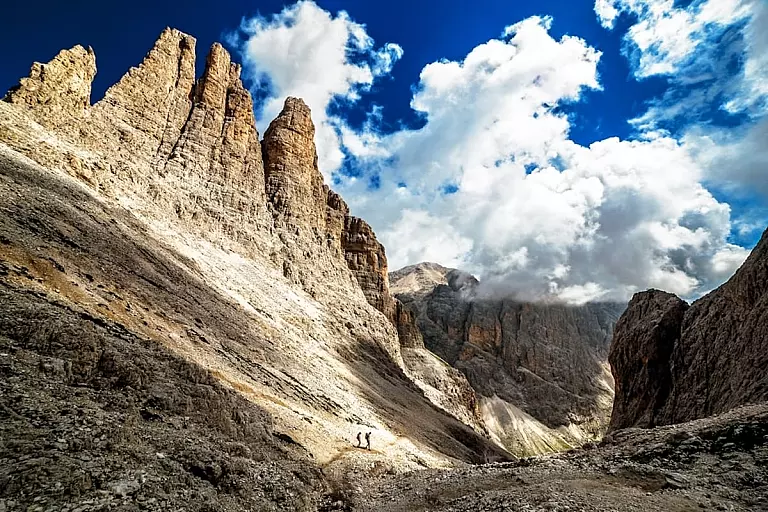 Tra rifugi e vie ferrate puoi fare uno dei trekking più affascinanti di ...