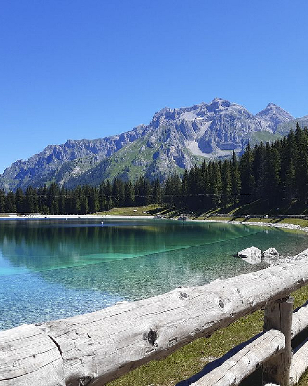 Uno specchio d'acqua dalle sfumature cristalline: ecco il trekking per ...