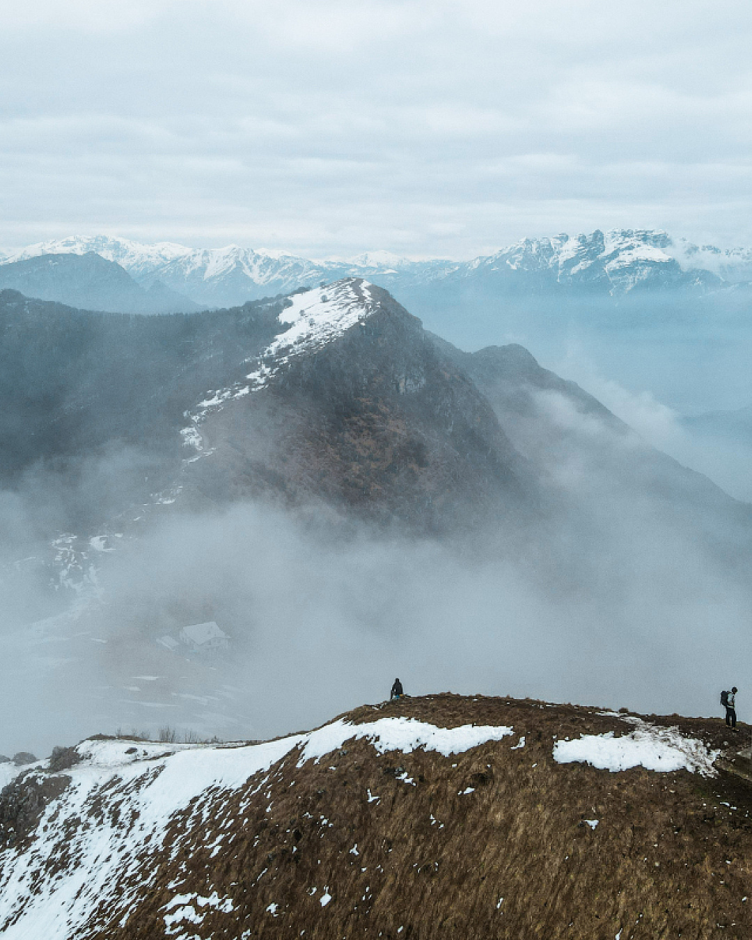 Nei pressi del Lago di Como, tra leggende e panorami mozzafiato, questo ...