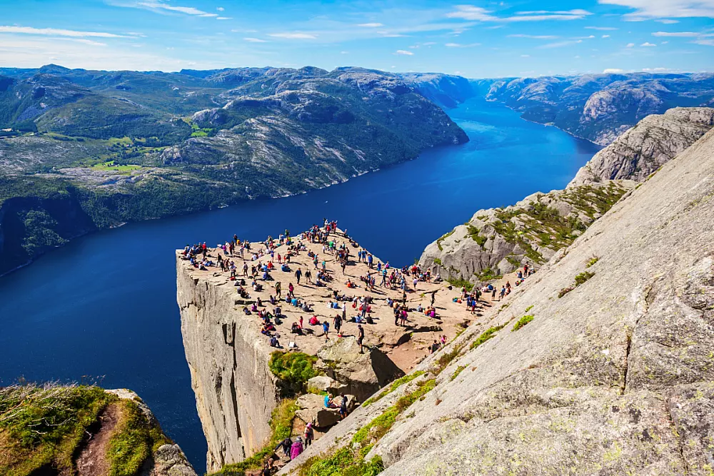 Non è adatto a chi soffre di vertigini, ma questo belvedere della ...