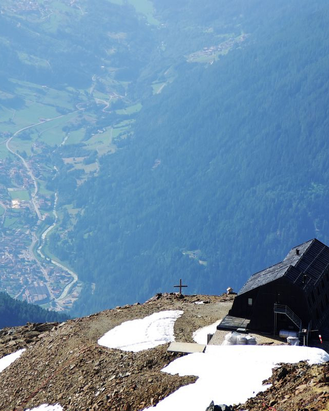 Un rifugio centenario all'interno del Parco dello Stelvio: un ...