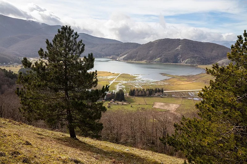 Un misterioso lago che d'estate scompare! Scopri la storia di questo ...