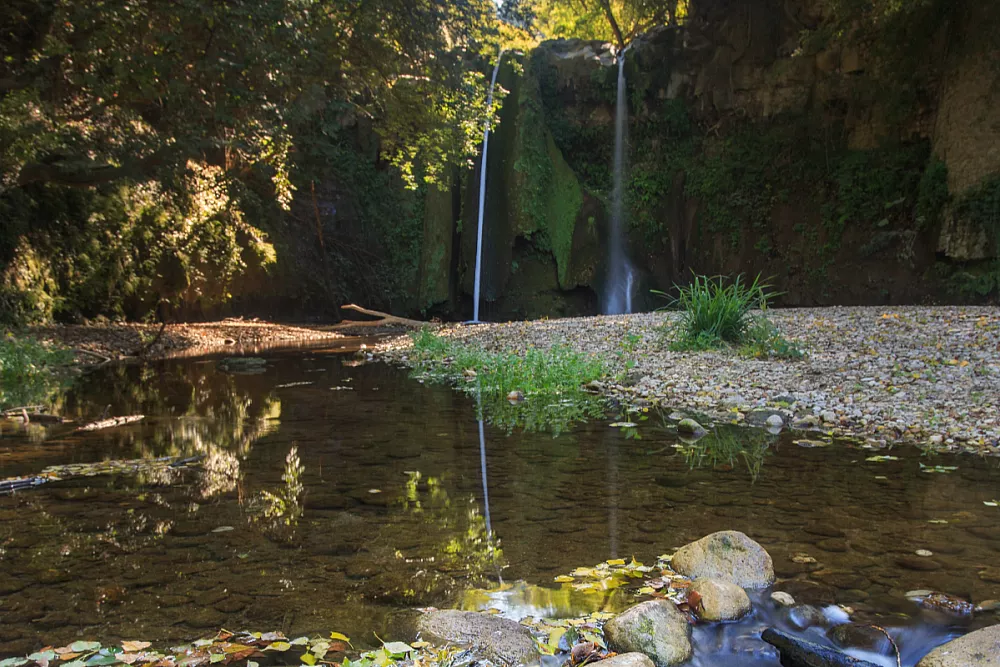 A due passi da Roma, tra leggende e misteri, queste piccole cascate ...