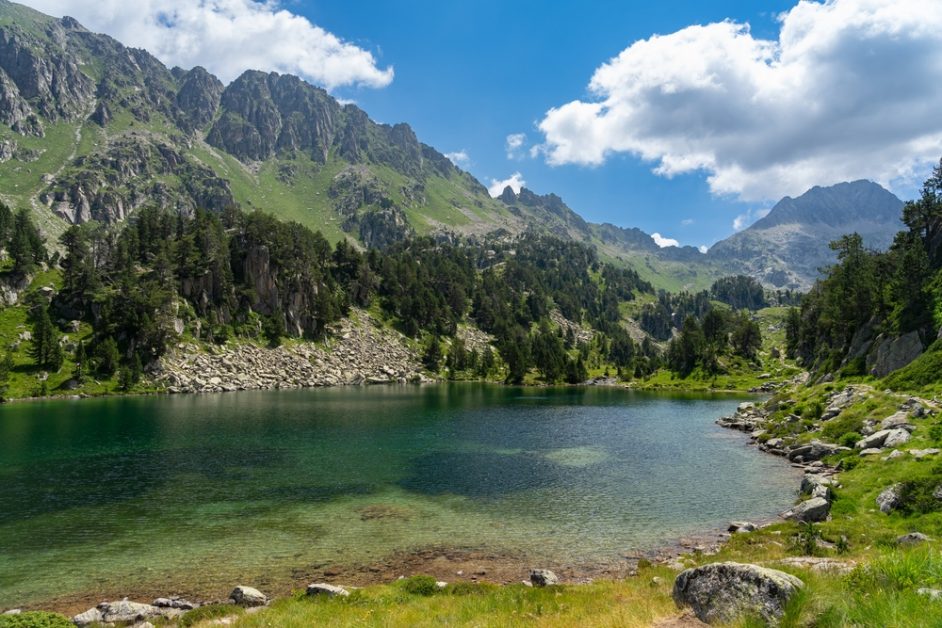 Trekking sui Pirenei, 5 percorsi estivi adatti a tutti | GoodTrekking