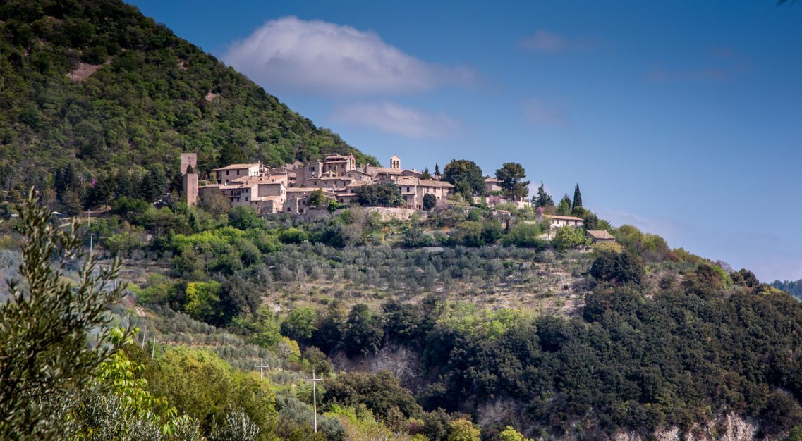 Giro dei rifugi del Subasio, il trekking amato dai romani | GoodTrekking