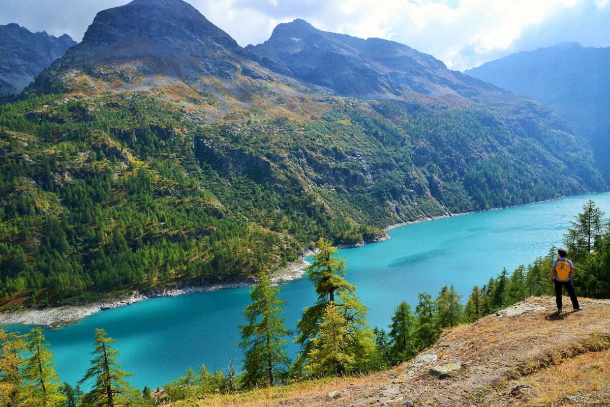 Lago di Place Moulin, trekking sullo specchio turchese della Valpelline ...