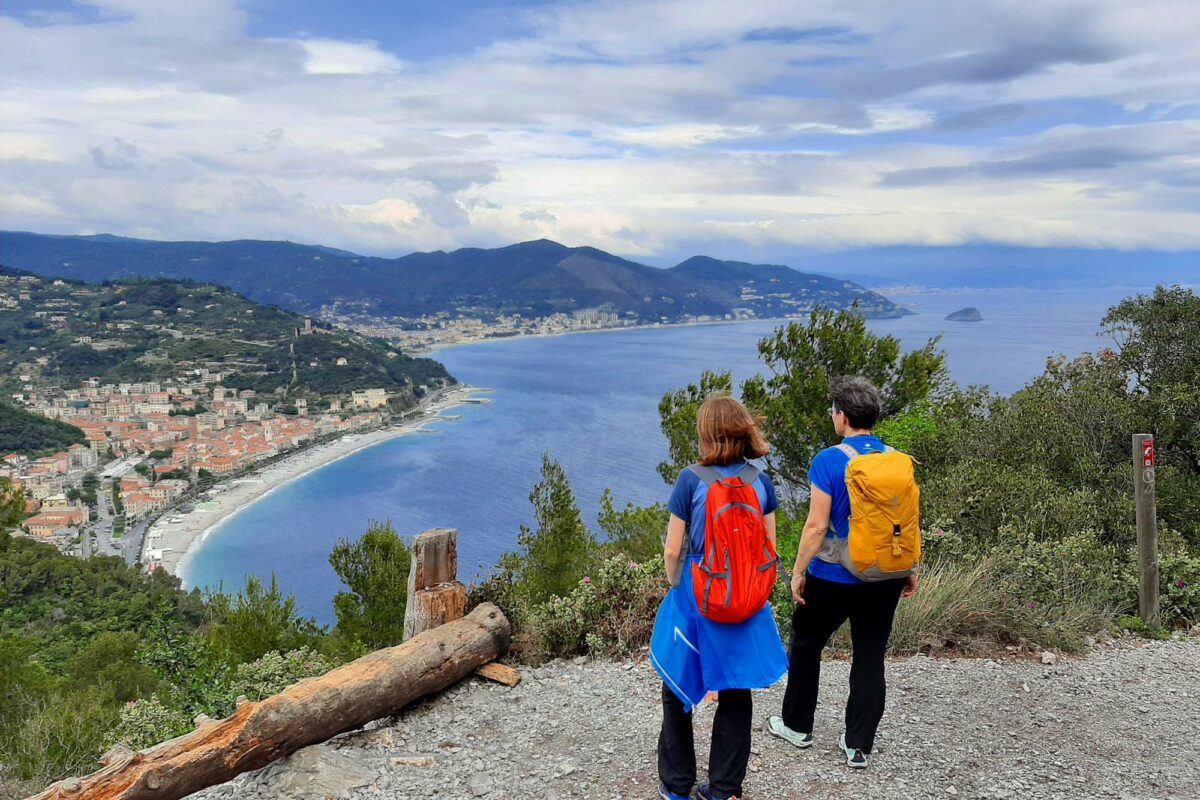 Trekking in Liguria, il meraviglioso Sentiero del Pellegrino da ... Trekking in Liguria, il meraviglioso Sentiero del Pellegrino da ...