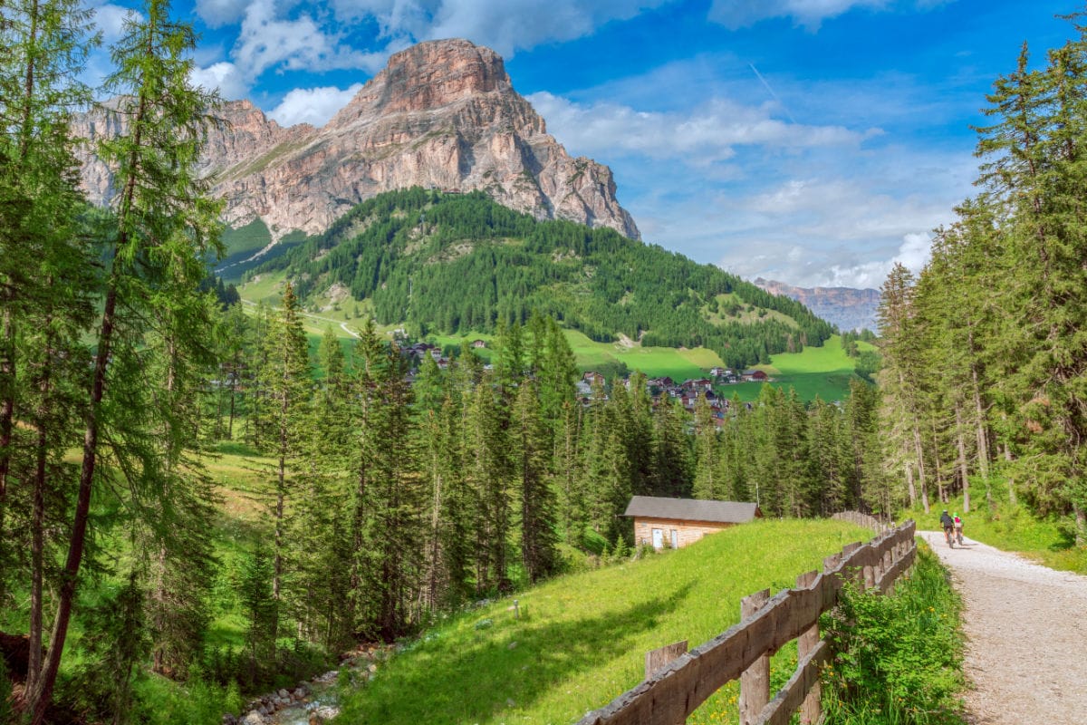 Da Corvara a Colfosco su uno dei percorsi panoramici più belli dell ...