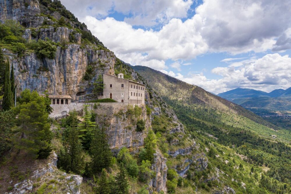 Trekking sul Sentiero dello Spirito: relax e natura nel Parco della ...