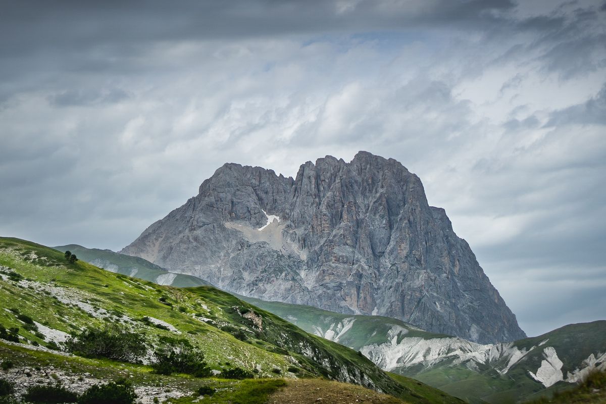 Piccolo Tibet: l'Abruzzo in bike tra castelli e panorami da cinema ...