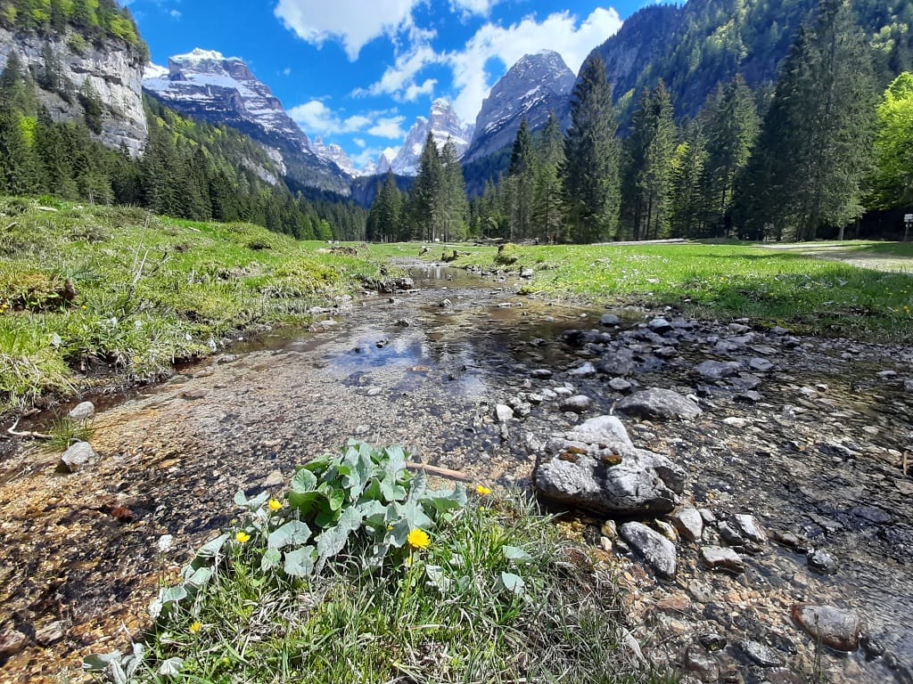 Il magnifico percorso ad anello incastonato nell'atmosfera rigenerante ...
